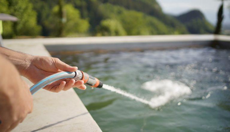 Pool mit Regenwasser füllen - REKUBIK® Magazin